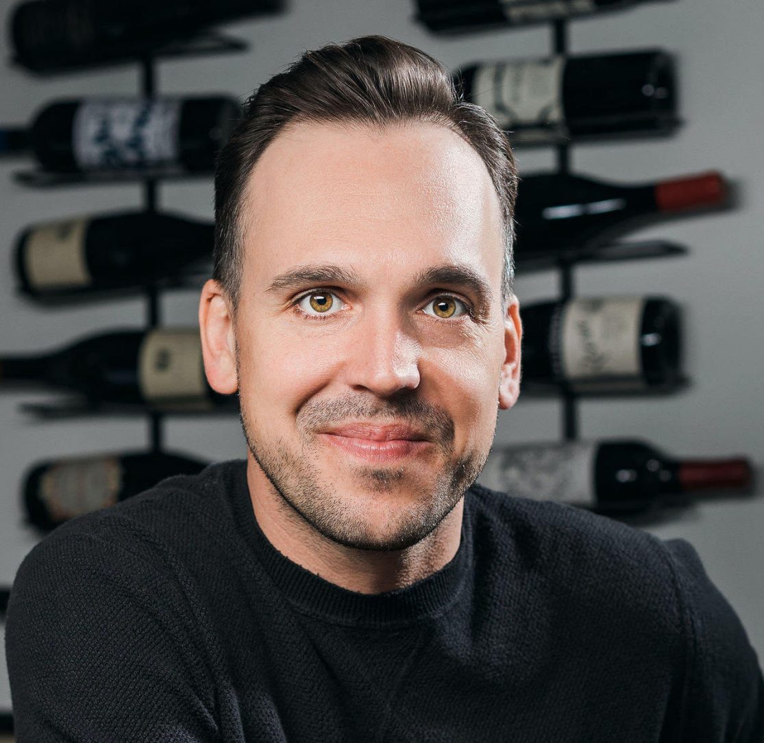 Chris Hollod: How This Early Investor in Spotify and Uber Is ...